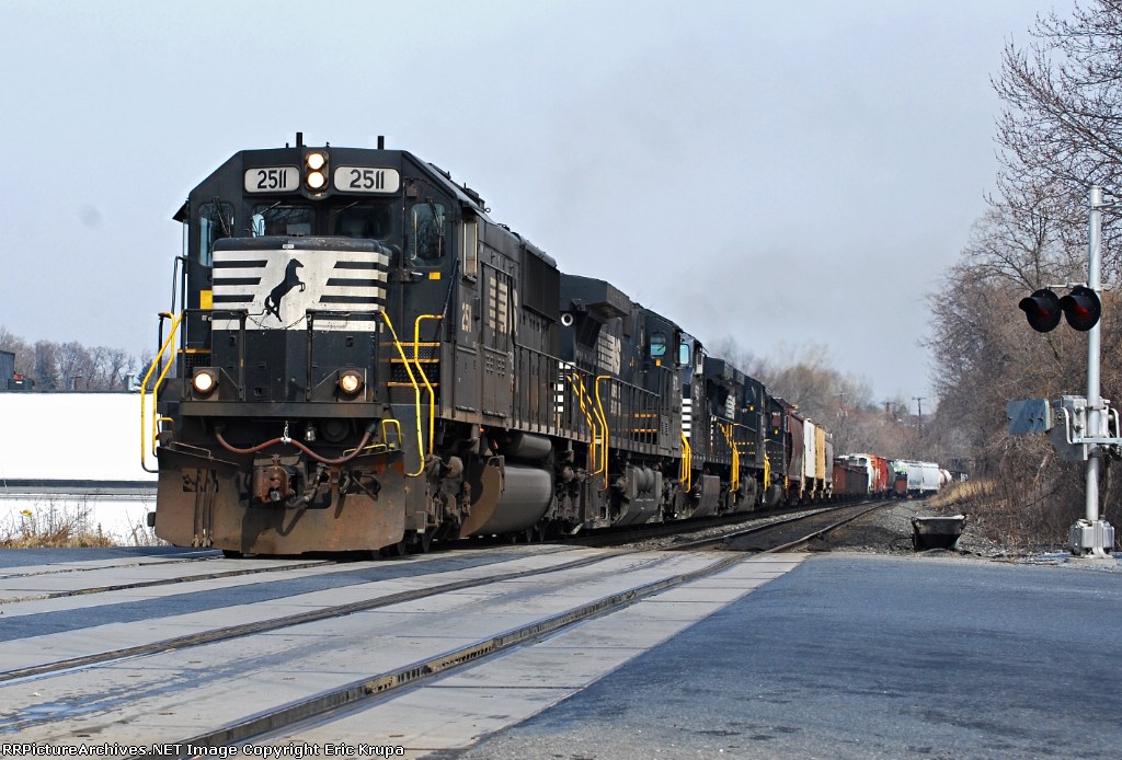 Closer shot of NS 19G